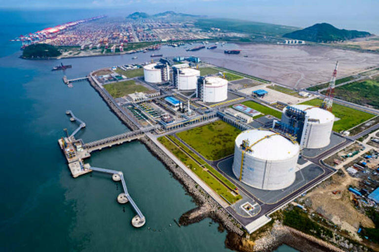 Exxon-Qatar JV seeks U.S. permission to re-export LNG from Golden Pass