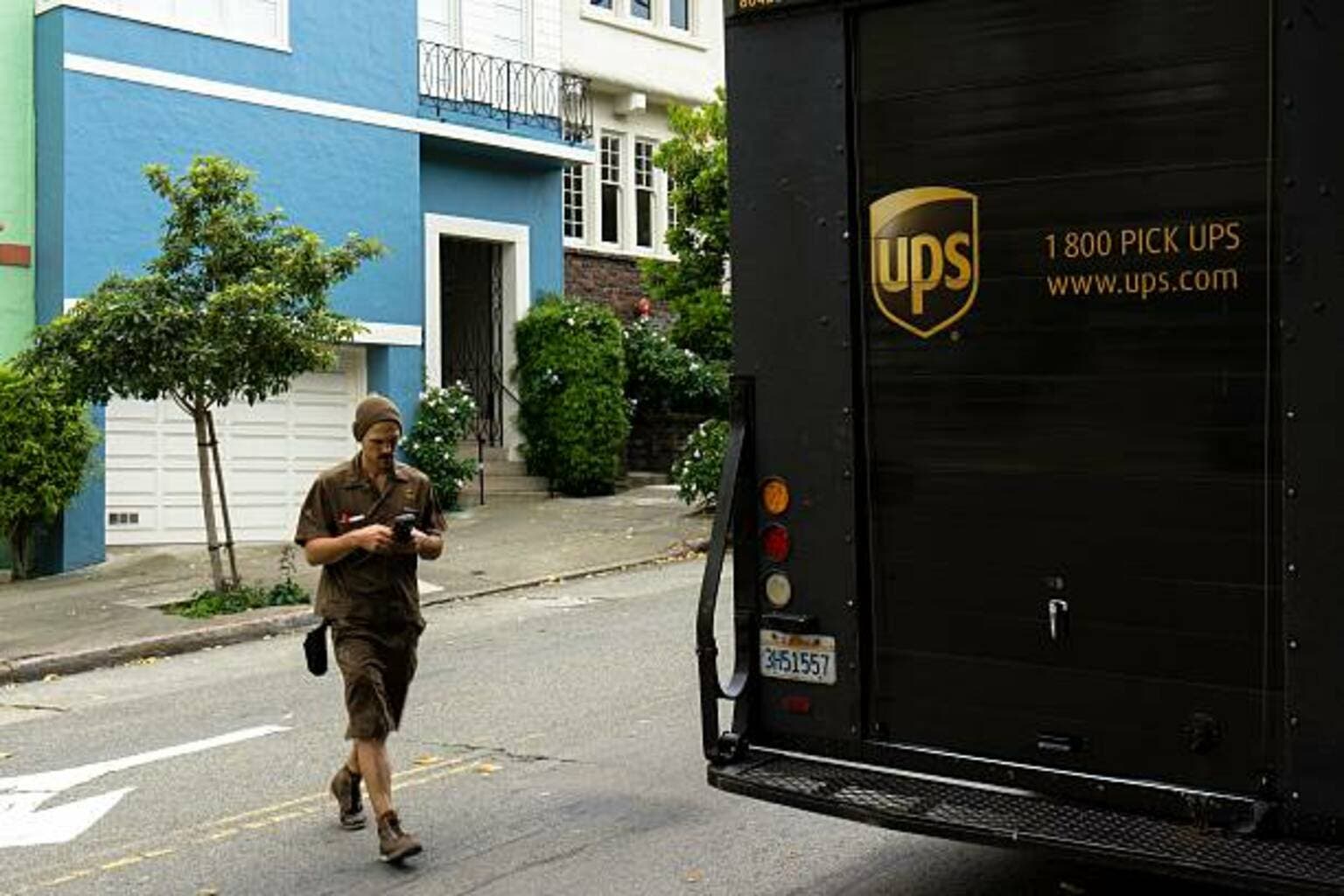 UPS offers buyout to union drivers, drawing ire from Teamsters