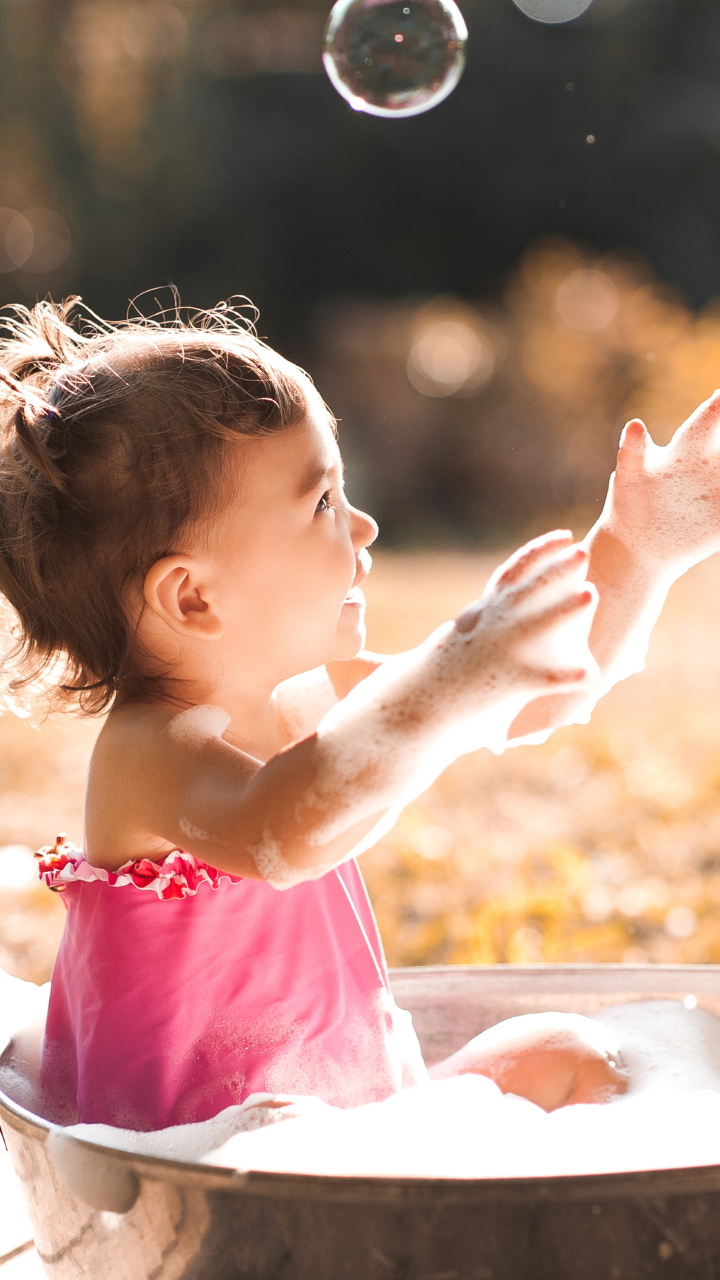 10 baby girl names that mean “wonder”