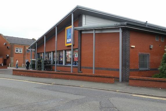 Recruitment begins as Farmfoods confirms it is moving into former Aldi ...