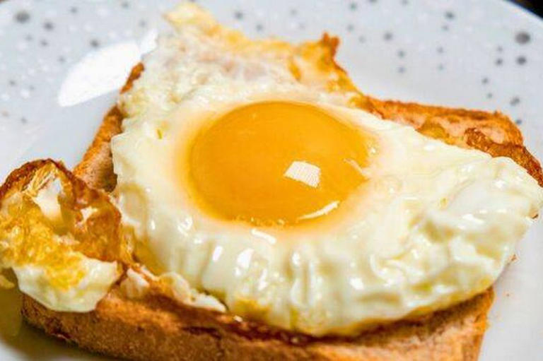 Cooking hack that makes fried eggs taste even better - and you only ...