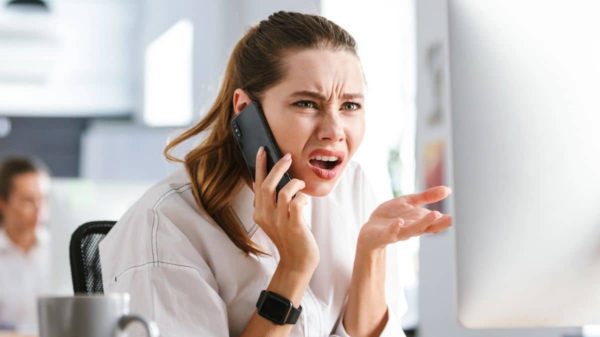 12 Exhausting Jobs With Stressful Office Energy