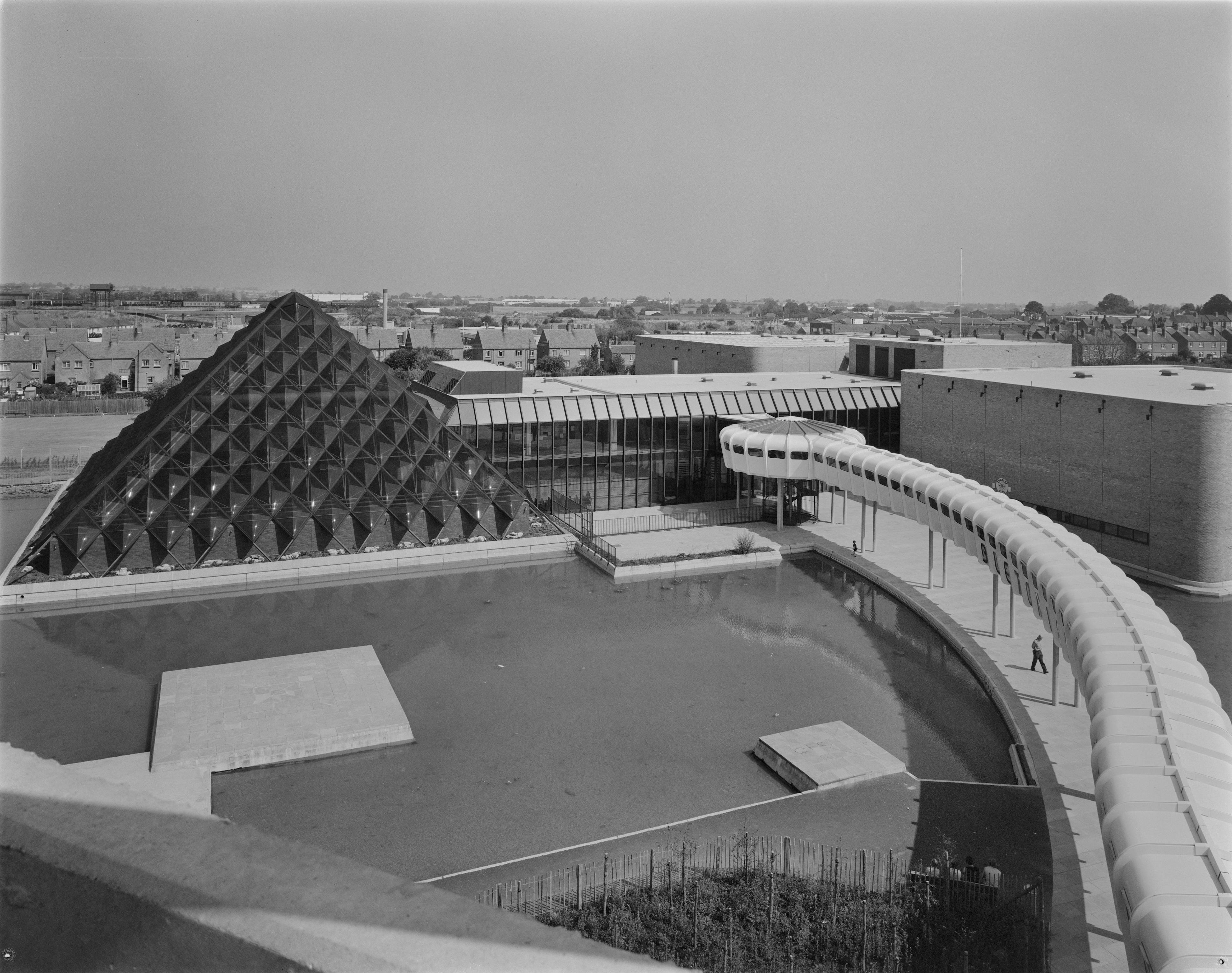 27 of the best photos taking you back through Milton Keynes' history ...