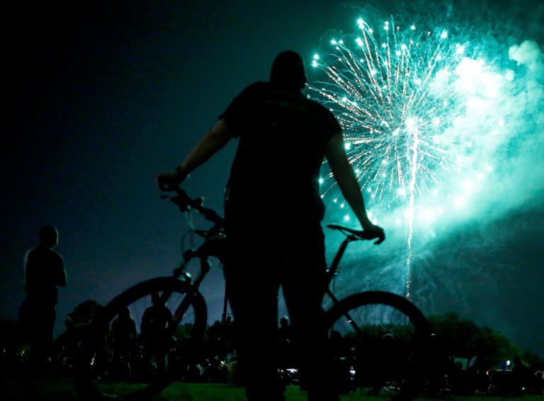Annual Fanfares & Fireworks at UF to proceed as scheduled despite rain ...
