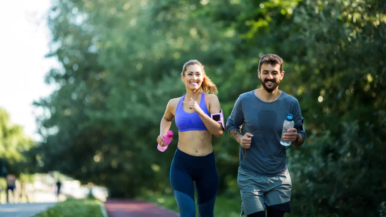 Walking for 45 minutes vs. slow jogging for 20 minutes: Which one ...