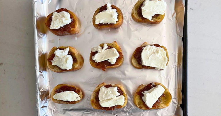 Fig Goat Cheese Crostini Bites