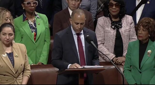 Hakeem Jeffries Breaks The Longest House Floor Speech Record Passing