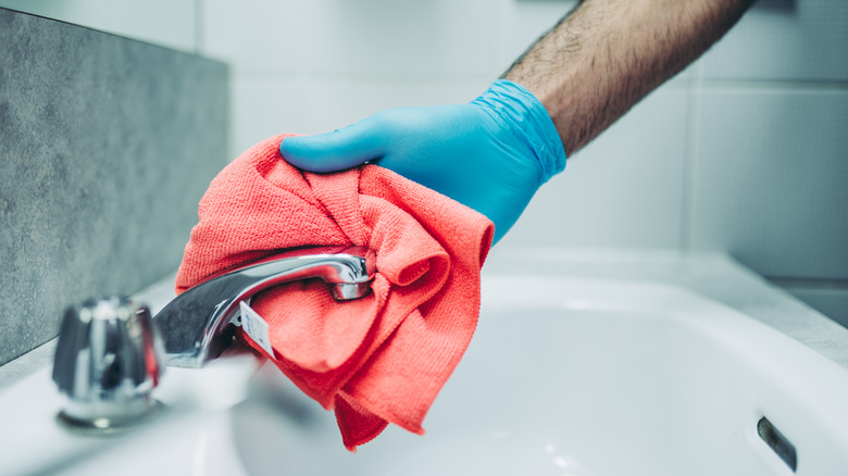 Unexpected Things You Can Clean & Shine With Pledge Polish