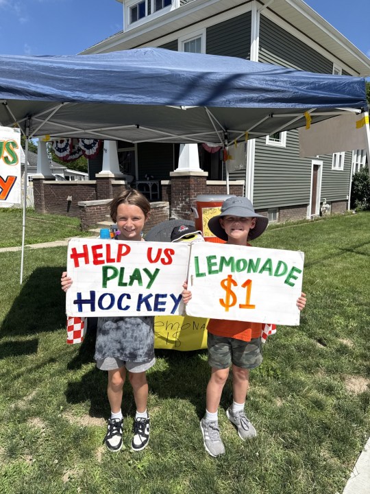 ‘They’re small business owners’: 2 Fort Wayne boys raise thousands for ...