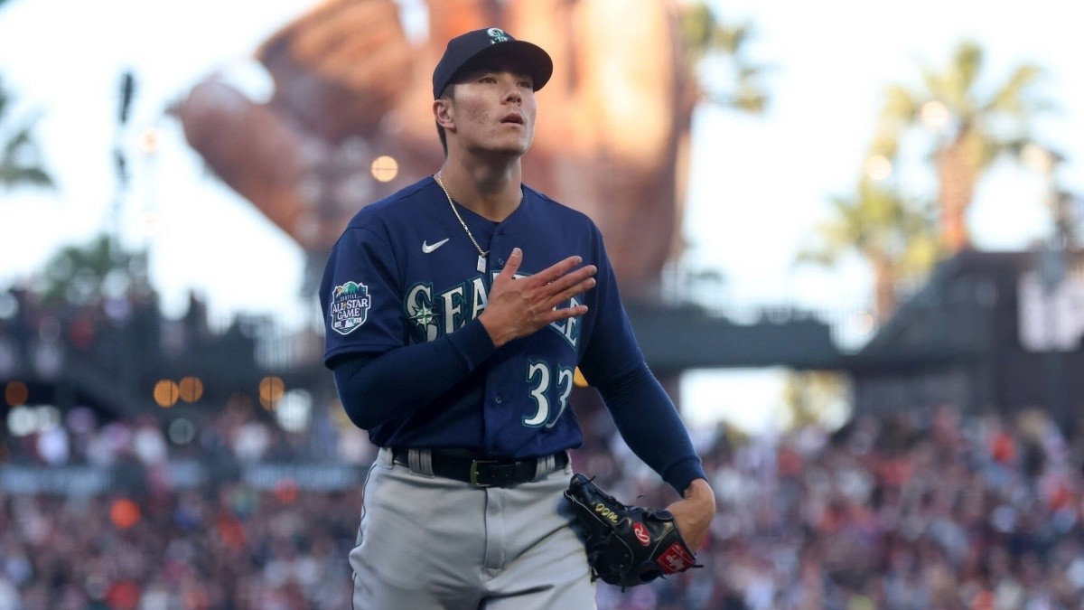 MLB: Mariners Pitcher Sets Historic Milestone Alongside Clayton Kershaw
