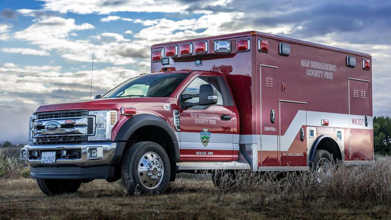 2-year-old girl drowns in backyard swimming pool in Hesperia