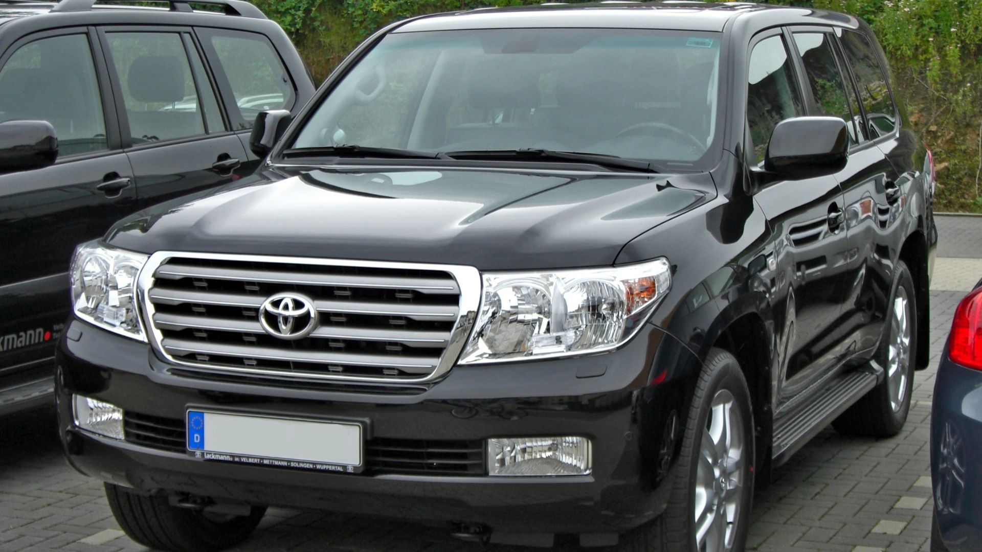 Built To Last: 20 Cars That Easily Double The Life Of Any Regular Vehicle