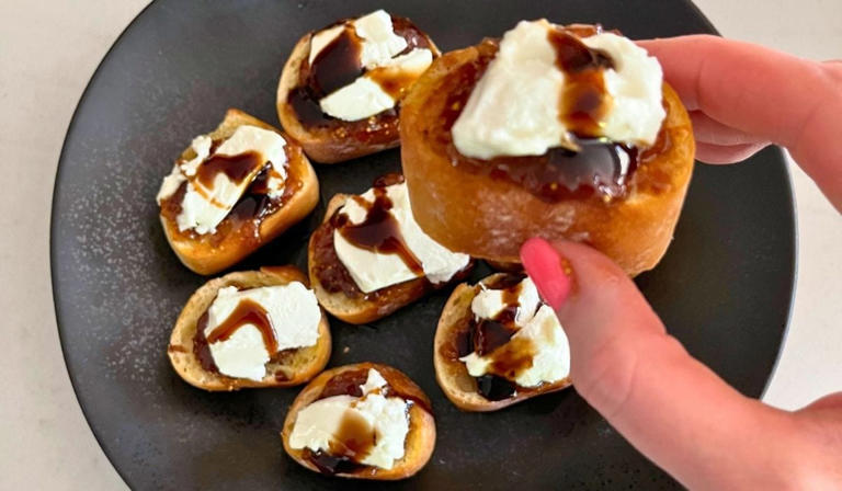 Fig Goat Cheese Crostini Bites