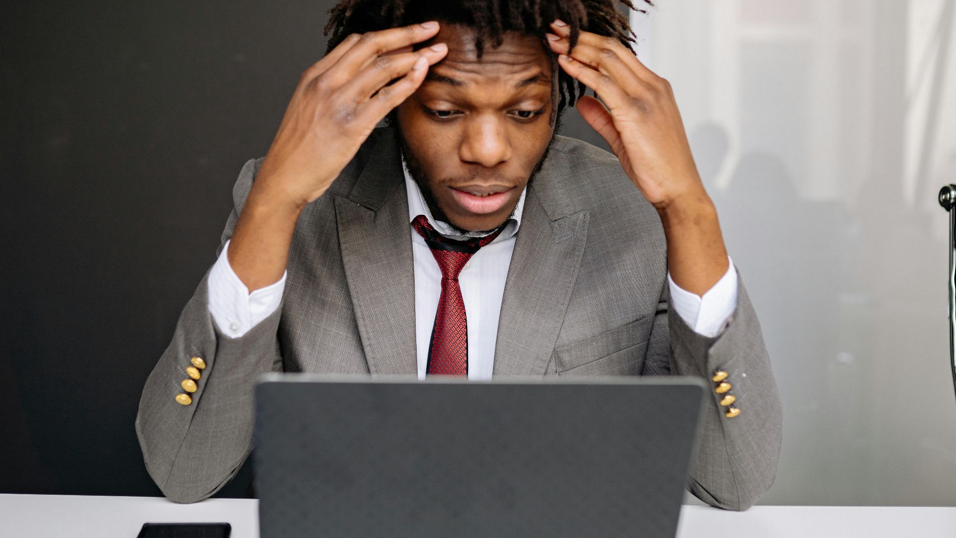 20 Things You Should Never Write in a Work Email