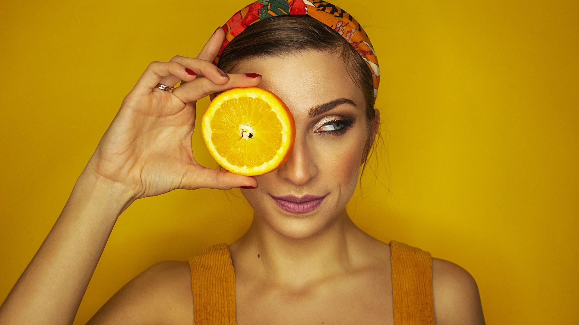 10 Reasons Why You Need Vitamin C & 10 Foods Packed Full Of It