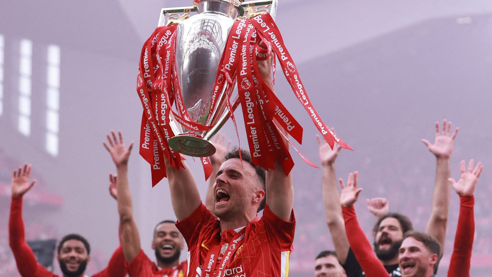 'Forever a champion': World of football pays tribute after Liverpool ...