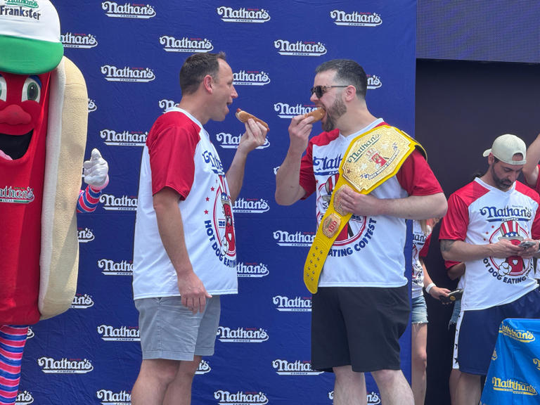Nathan’s hot dog eating contest: Joey Chestnut destroys competition ...