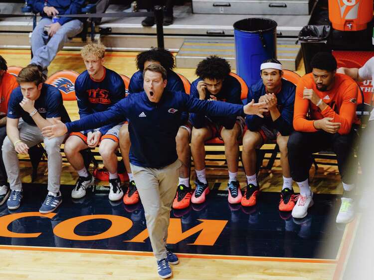 UTSA men's basketball coach Austin Claunch reshapes roster for second ...