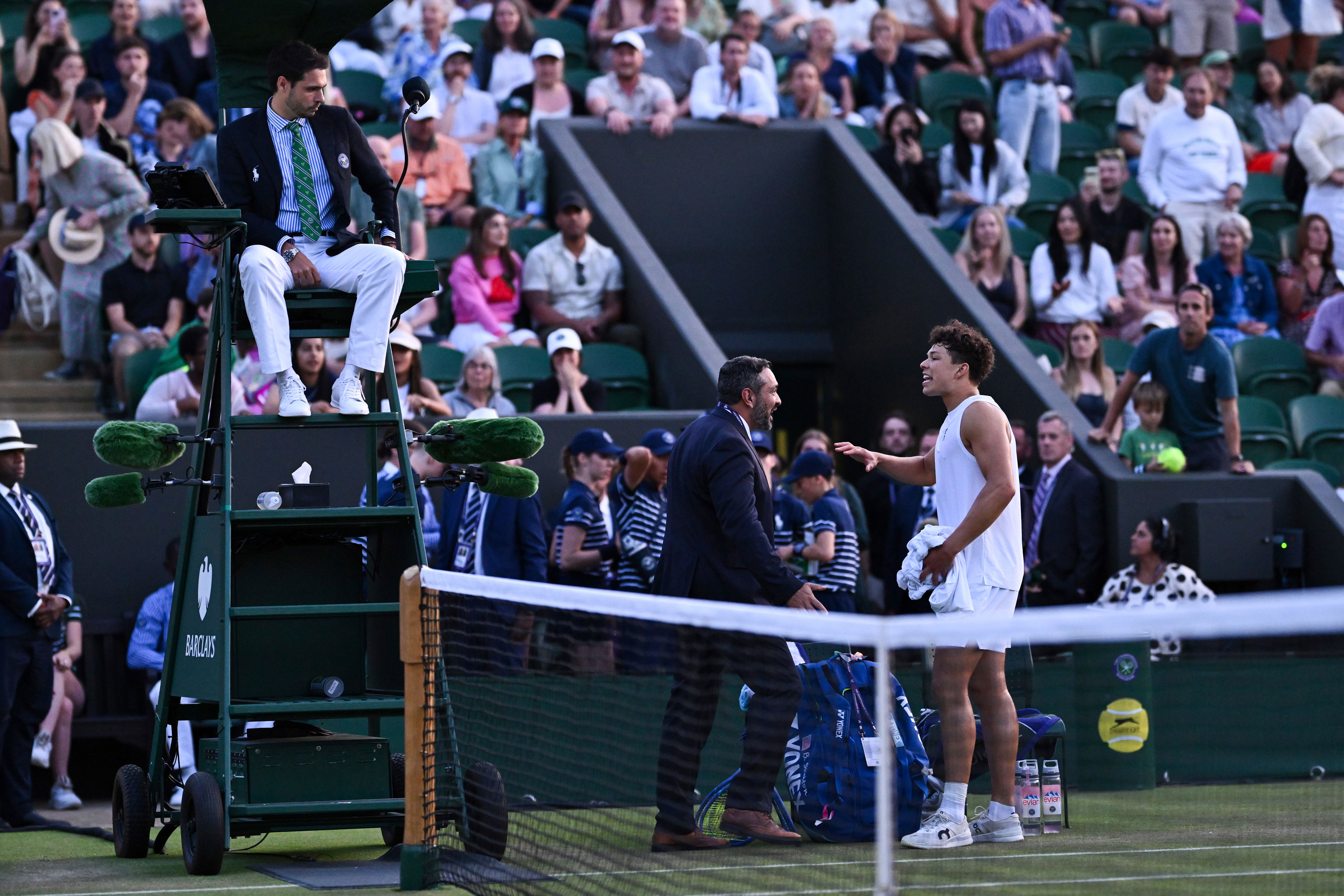 Wimbledon 2025: Ben Shelton-Rinky Hijikata match suspended due to ...