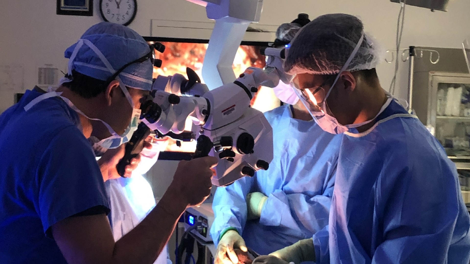 Fluorescent drug gives surgeons visual upgrade with real-time nerve mapping