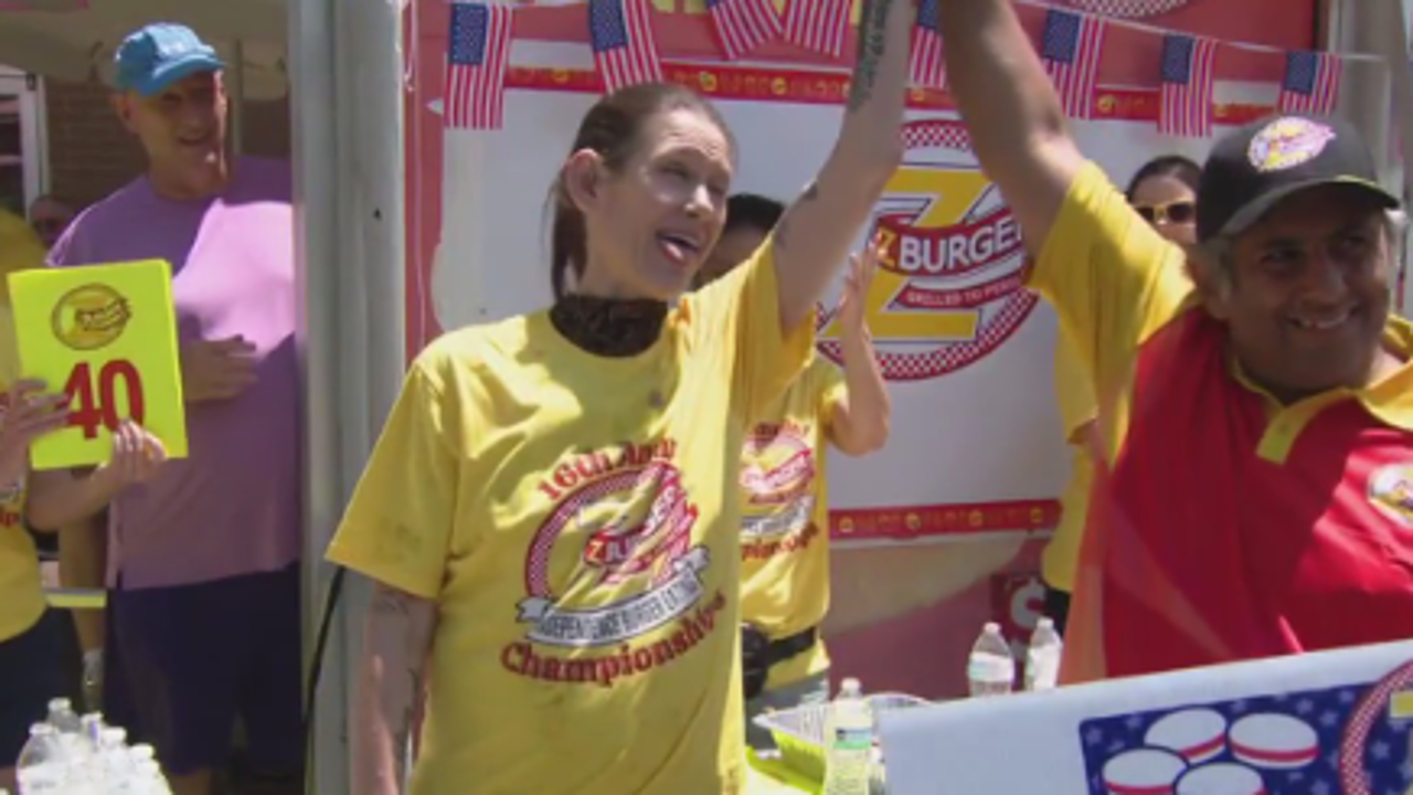 Molly Schuyler wins Z-Burger Independence Burger Eating Championship ...