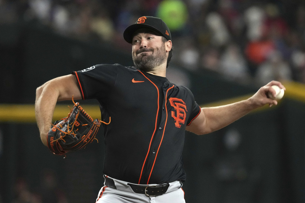 Robbie Ray throws a complete game, Giants beat Diamondbacks 7-2 to ...
