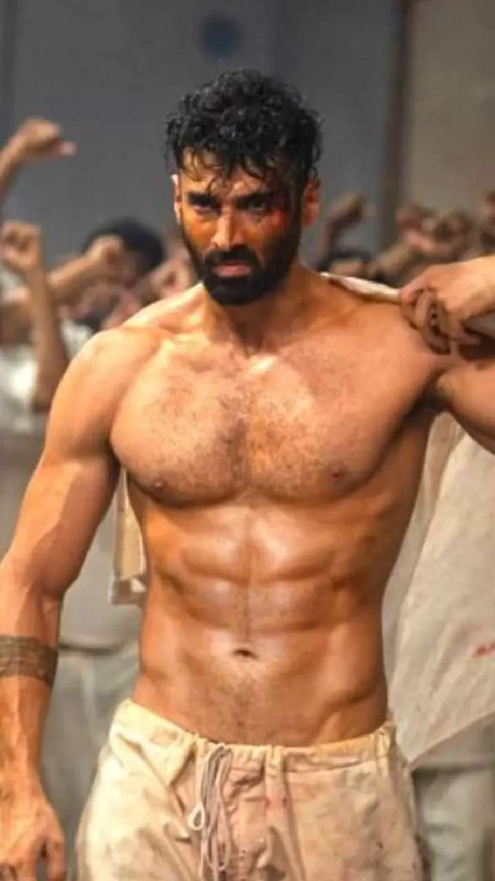 Aditya Roy Kapur's Diet And Workout Routine For Fit Body In 30s