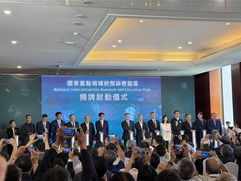 Aussies in limbo as super fund collapses