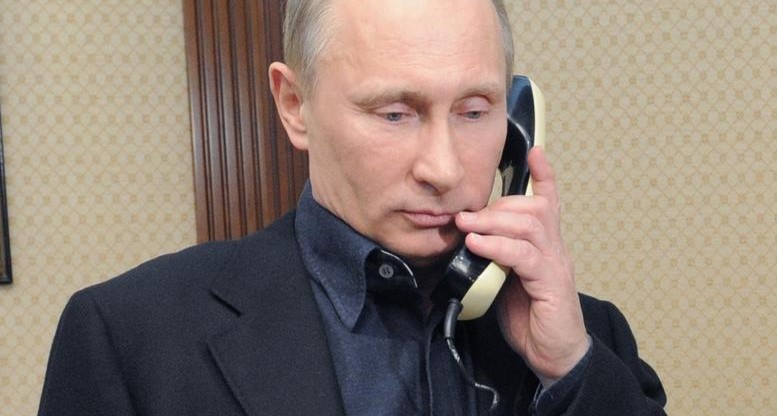 World Leaders Left Waiting as Trump Phones Putin Mid-Meeting