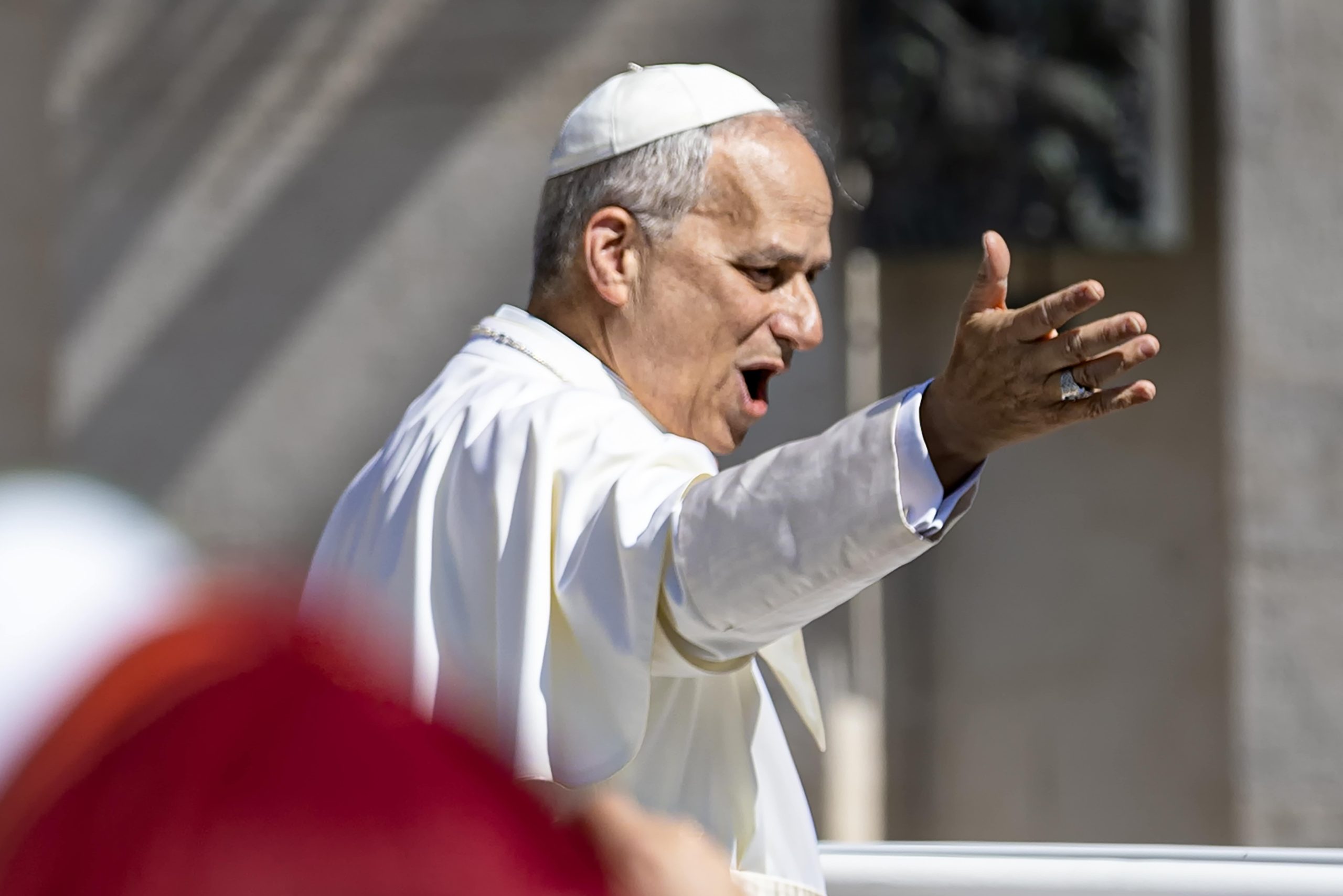 Papa Leone XIV, la gaffe di Grok: l'IA di Elon Musk costretto a scusarsi