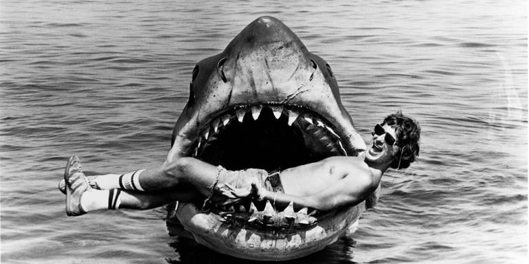 'Jaws @ 50: The Definitive Inside Story' Review: Steven Spielberg ...