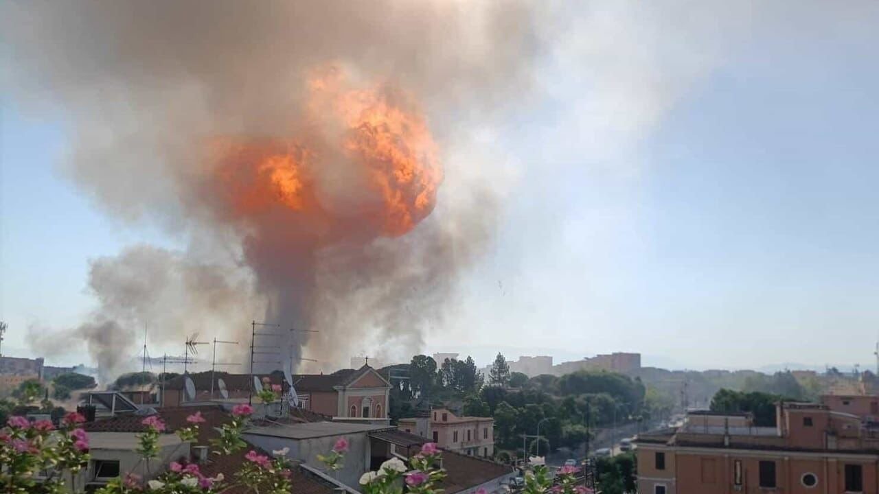 Huge explosion at Rome petrol station injures 29