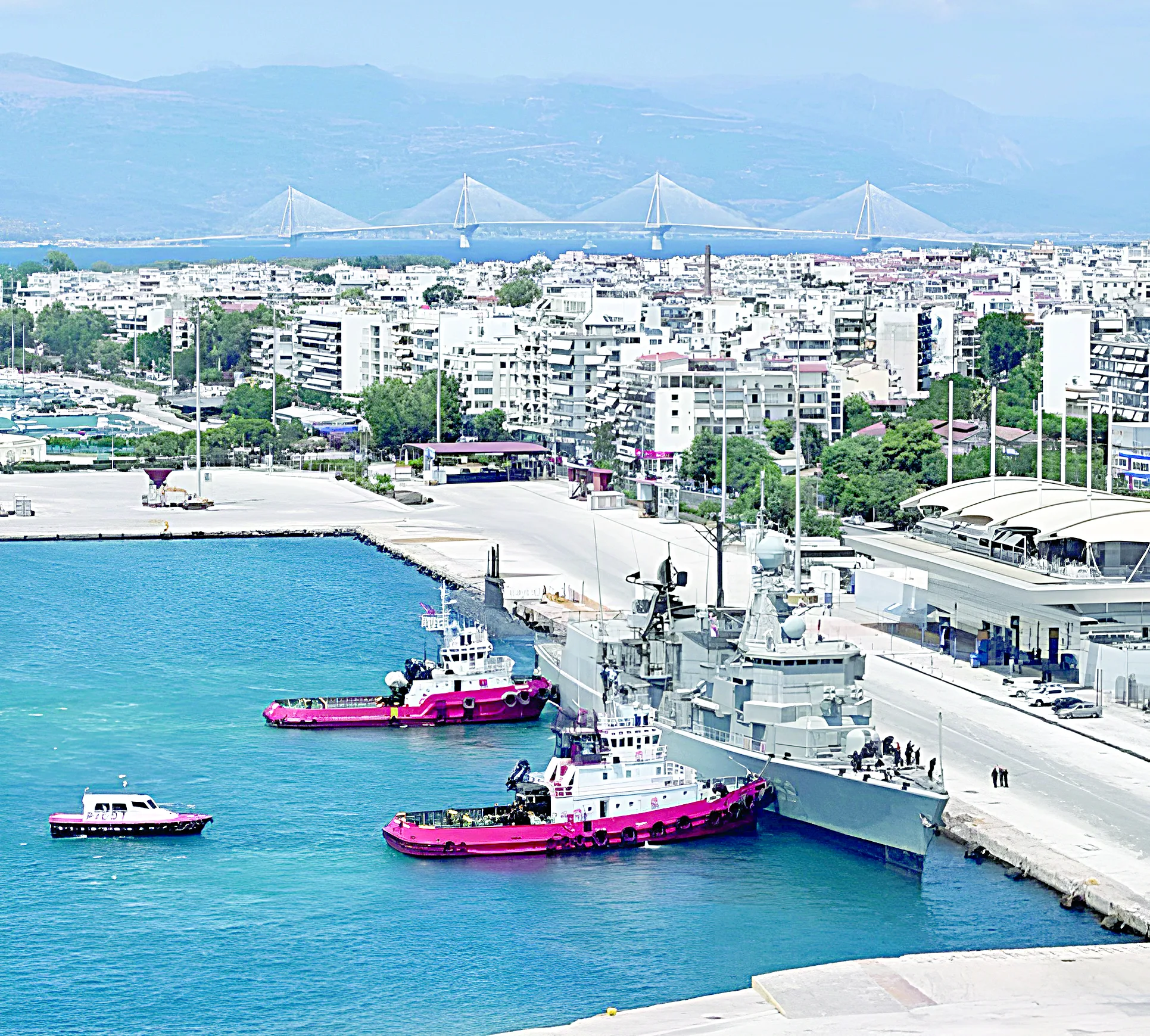 Πάτρα: Πάνω από 2.000 επισκέπτες στα σκάφη του Πολεμικού Ναυτικού ...