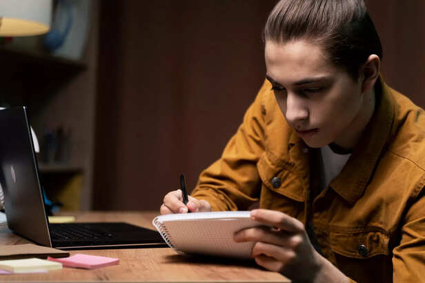 Every Top Student Follows These 7 Screen-Time Rules. Do You?