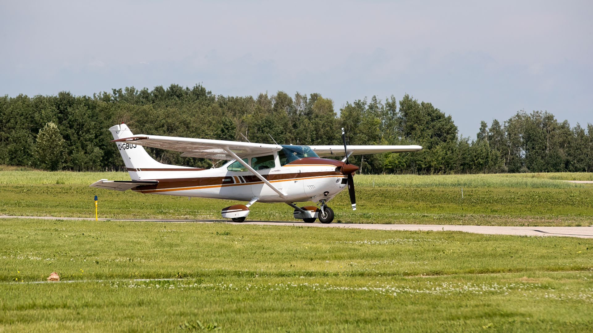 19 Year Old Flies A Cessna To Antarctica: Gets Detained
