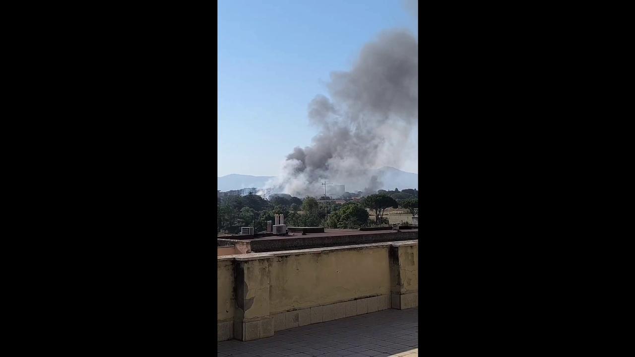 Rome explosion injures 21 as smoke soars above city