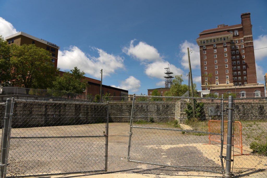 Answer Man: What’s being explored at the ‘Pit of Despair?’ Razor wire ...