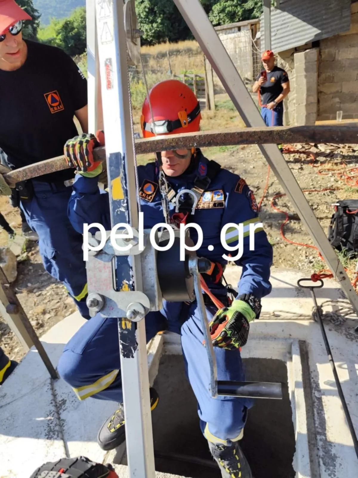 Αχαΐα: Ανοιξε κλειστό πηγάδι και «βούτηξε», επιχείρηση της 6ης ΕΜΑΚ ΦΩΤΟ