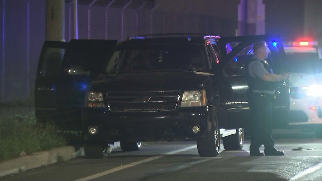 2 Philadelphia sanitation workers struck by vehicle while picketing ...