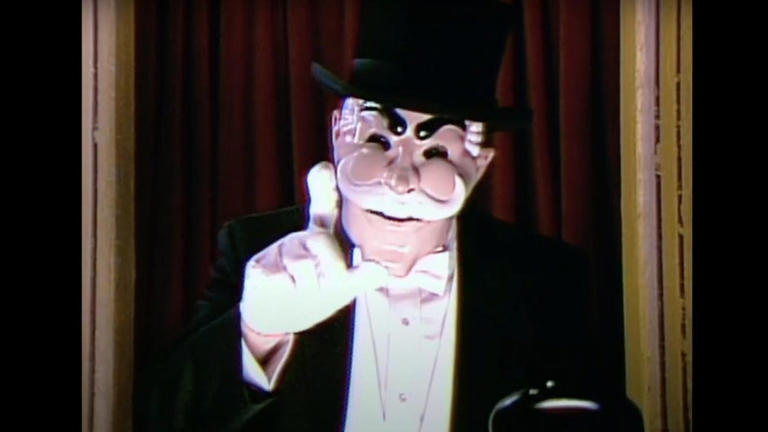 Whatever You Do, Don't Become Obsessed With This Conspiracy Thriller on ...