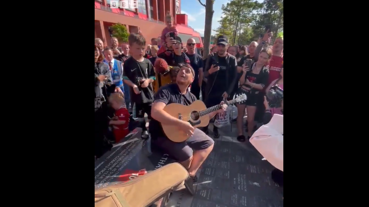 Mort de Diogo Jota : les supporters de Liverpool ont rendu hommage au ...