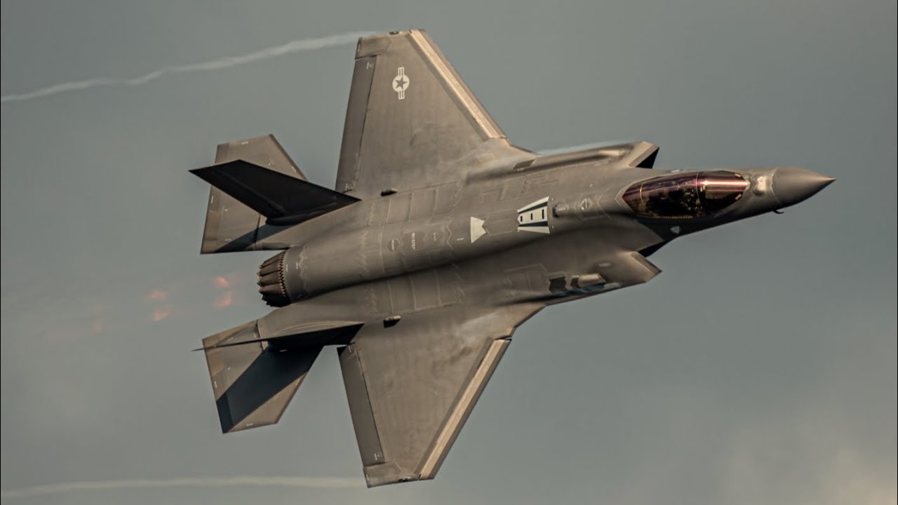 Epic USAF F-35 display at the Dubai Airshow!