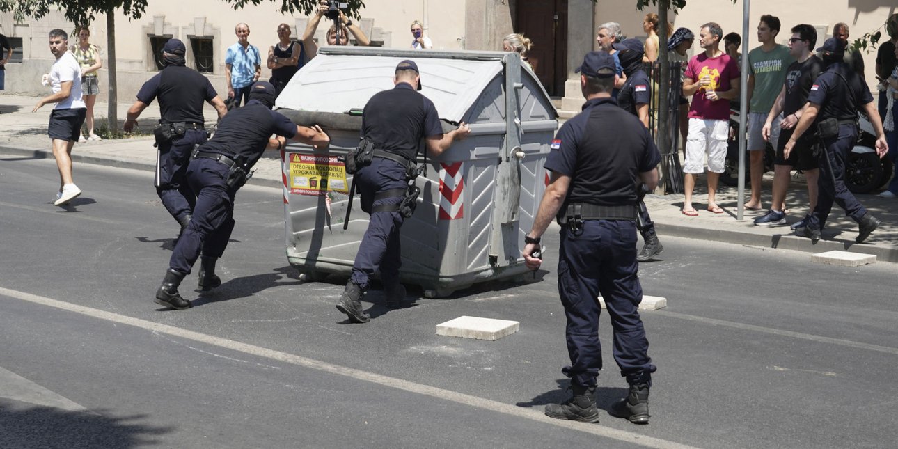 Σερβία: Η αστυνομία διέλυσε τα μπλόκα -Θα συνεχιστούν οι αποκλεισμοί ...