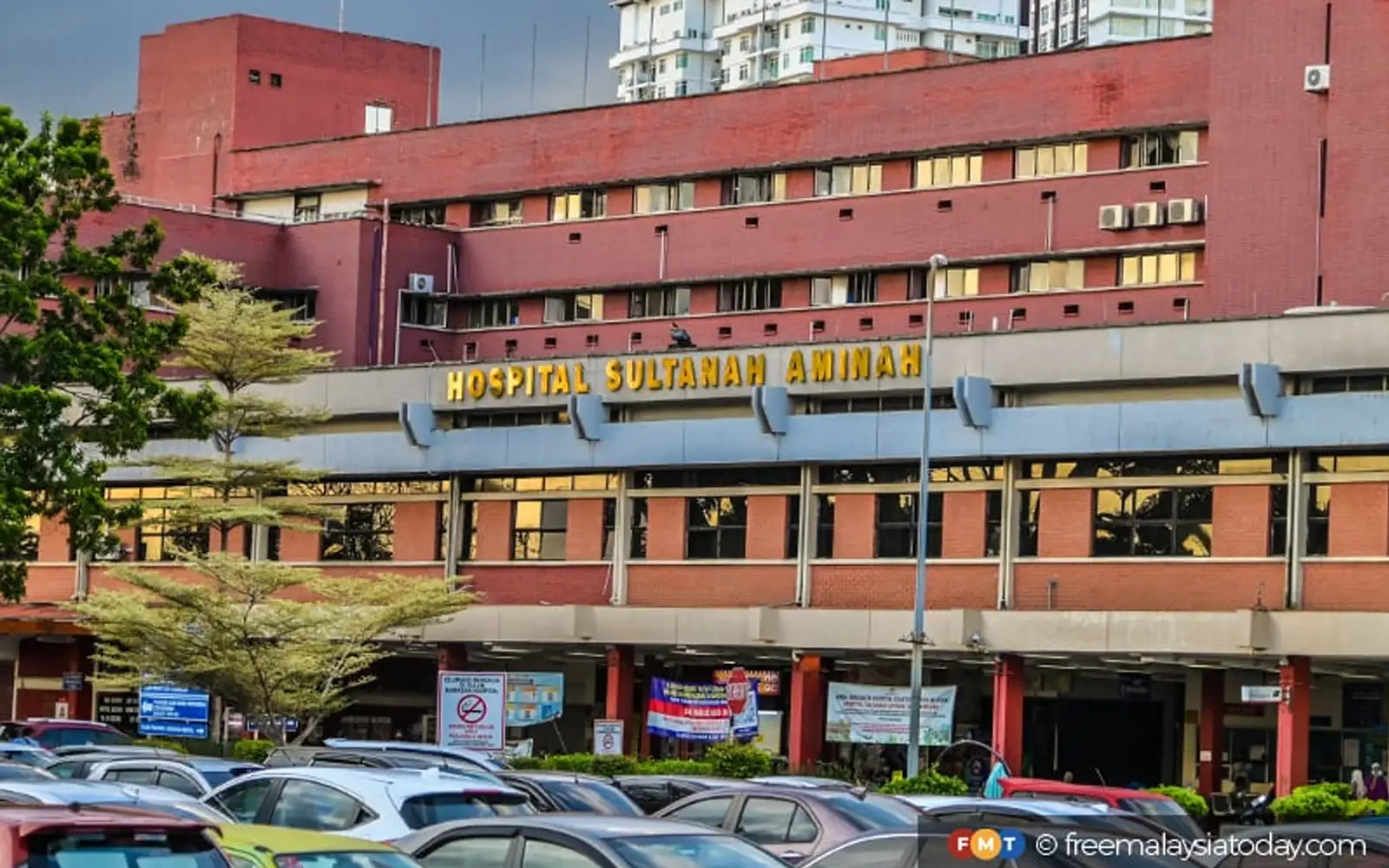 Body with gunshot wounds left at hospital amid robbery probe