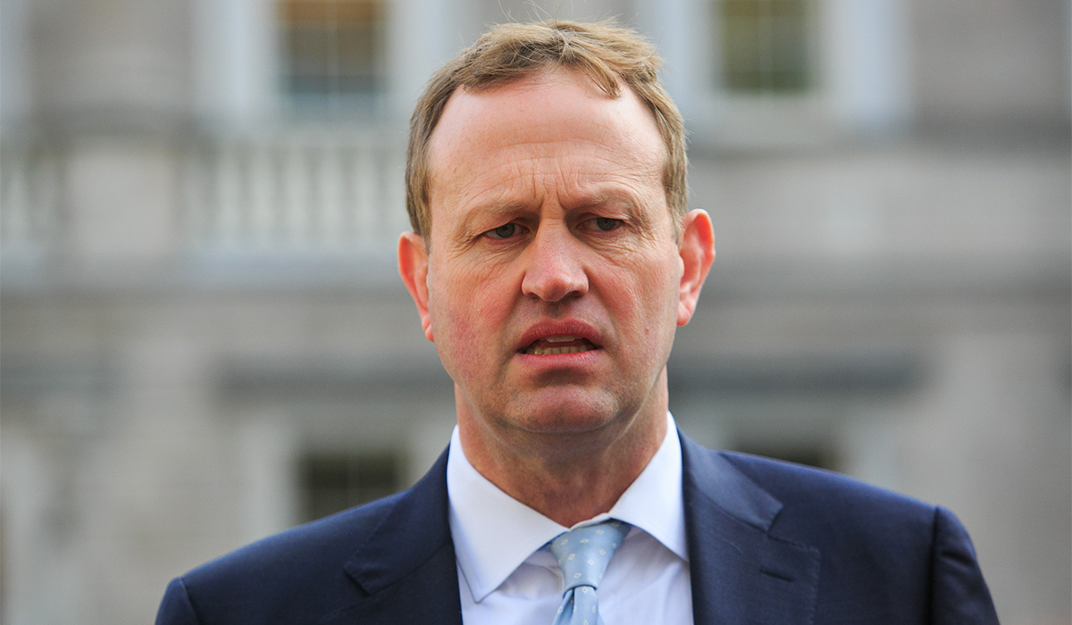 Catherine Connolly criticises Government plan to pay asylum seekers € ...