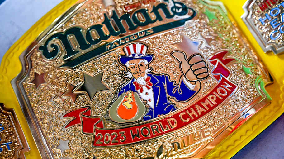Who Won the 2025 Nathan's Hot Dog Eating Contest? Men’s & Women’s Live ...