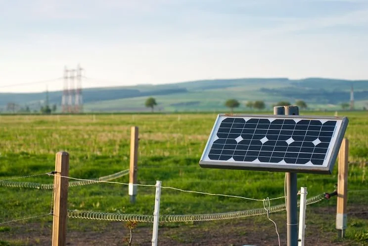The Complete Guide to Solar Panel Fences