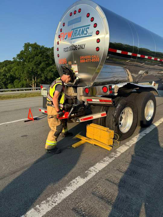 One hospitalized after early morning rollover on I-68