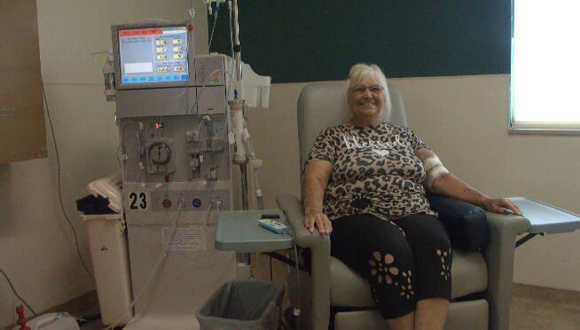 An Iowa dialysis center team steps up to help displaced patients with ...