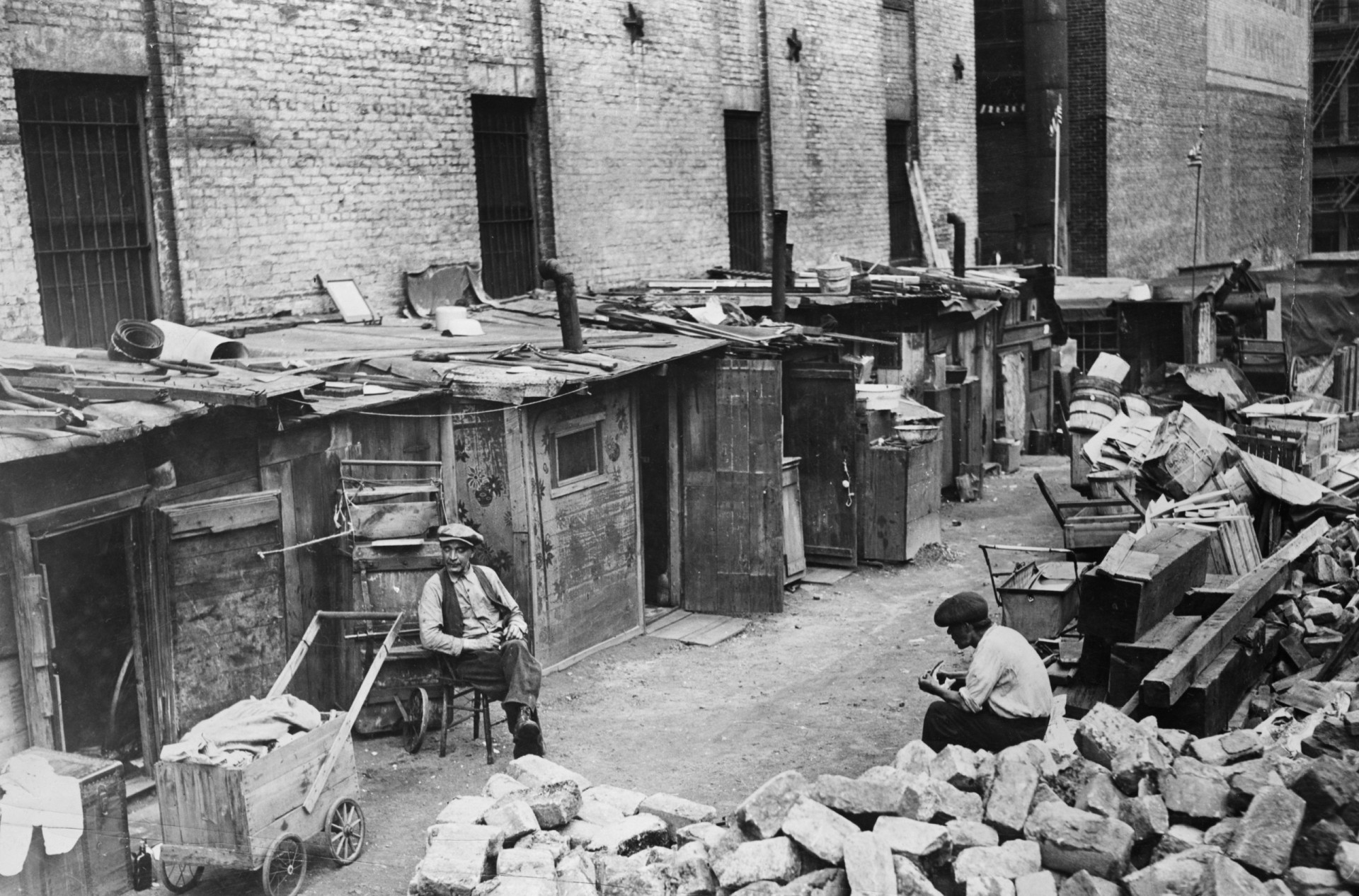 Inside New York’s 1900s slums in photos